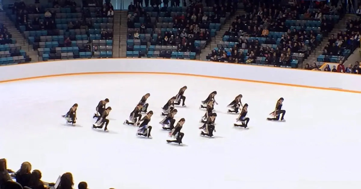 Ice Skaters Make The Crowd Go Wild With Daring Performance To 'Bohemian ...