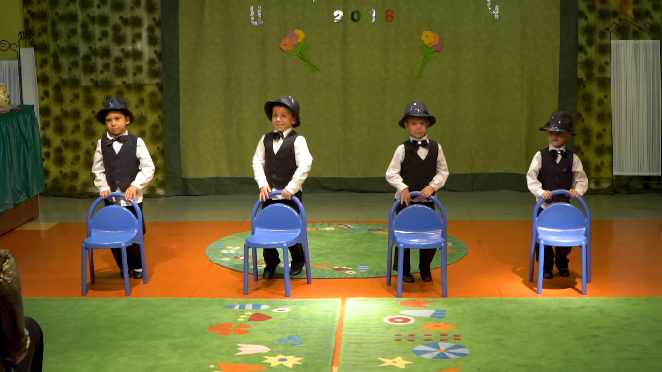 Four preschoolers dress in suits and wow the crowd with their chair ...