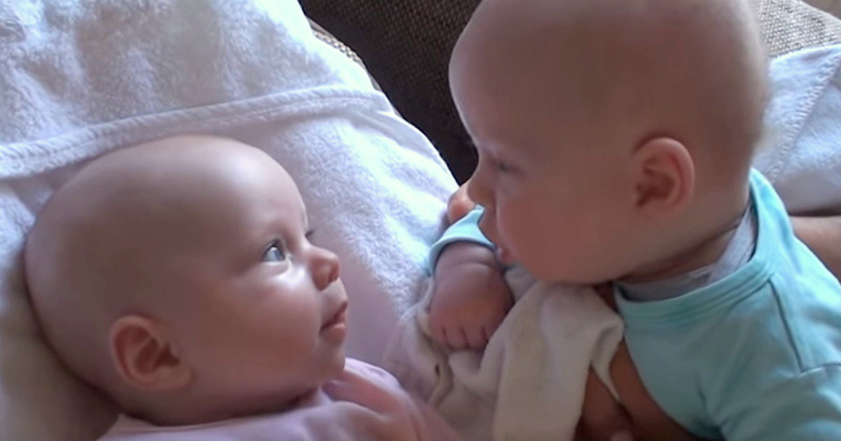 Twins have their first conversation, and the adorable video’s been ...