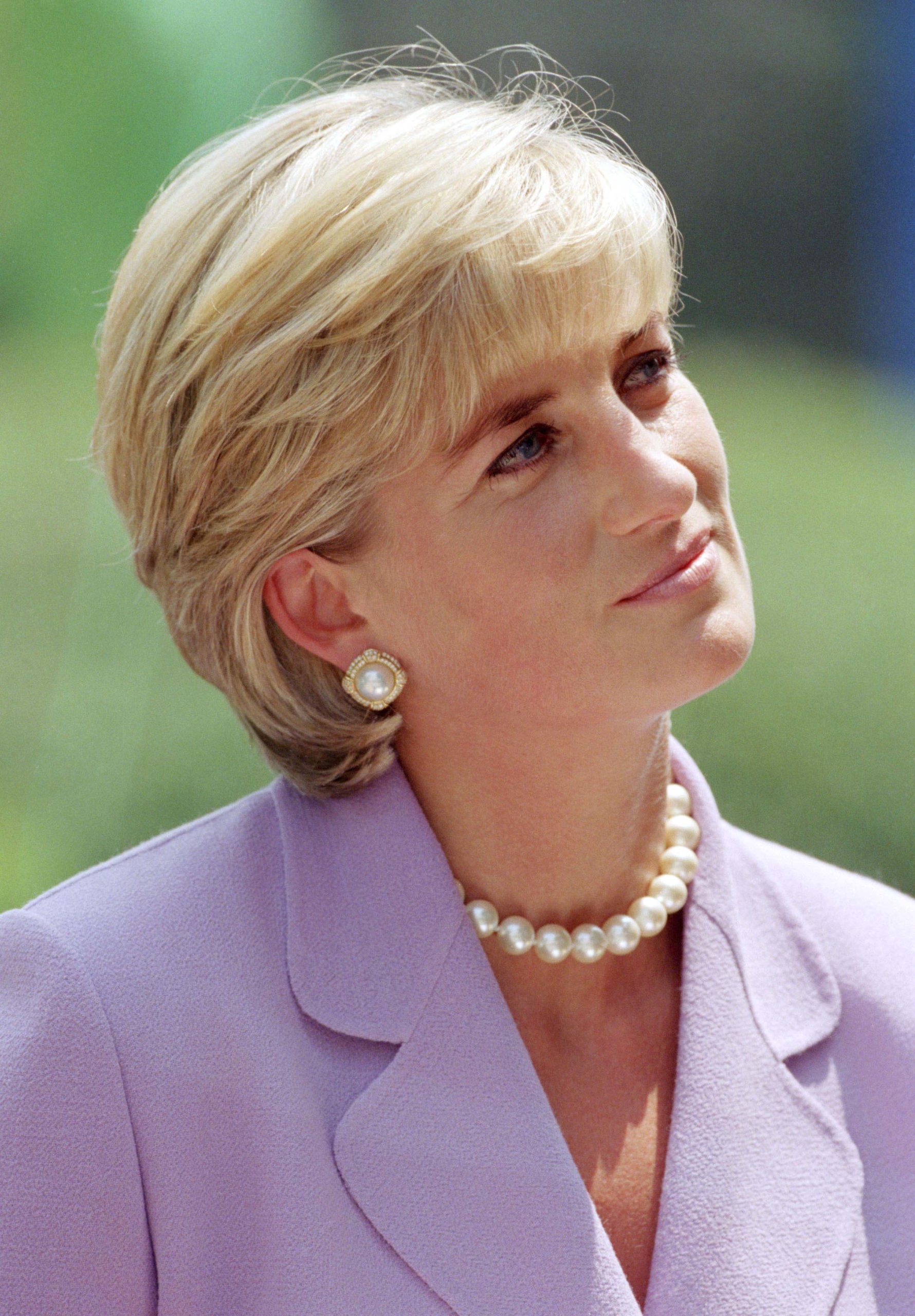 Princess Diana's naughty letters sold at auction – it reveals a side of ...