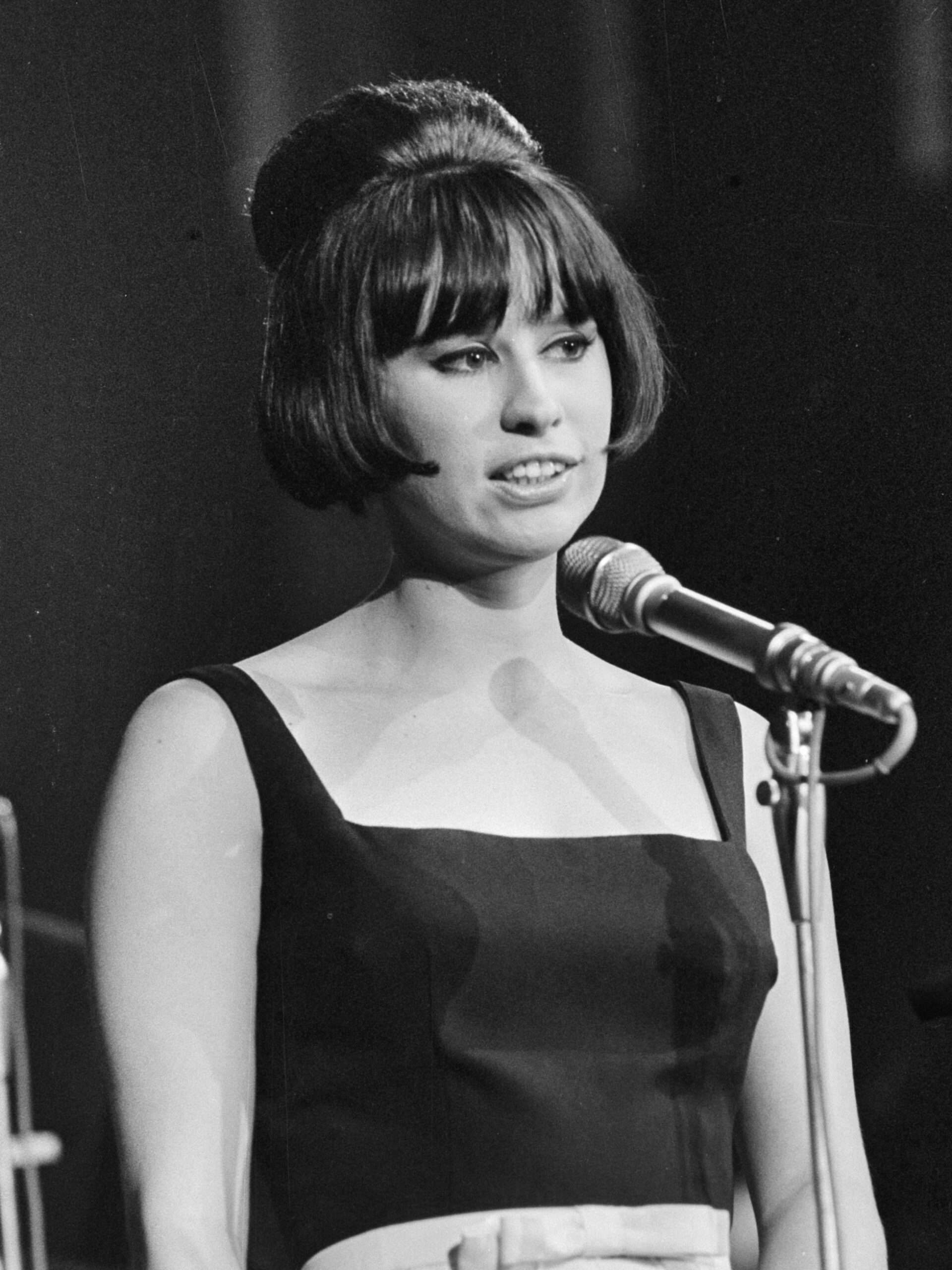 Astrud Gilberto, dreamy voice of classic song 'Girl from Ipanema', dead ...