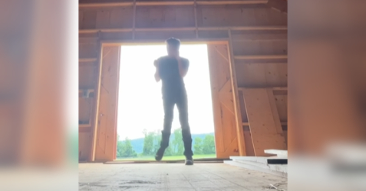Kevin Bacon shakes off his ‘footloose’ record for celebratory throwback ...