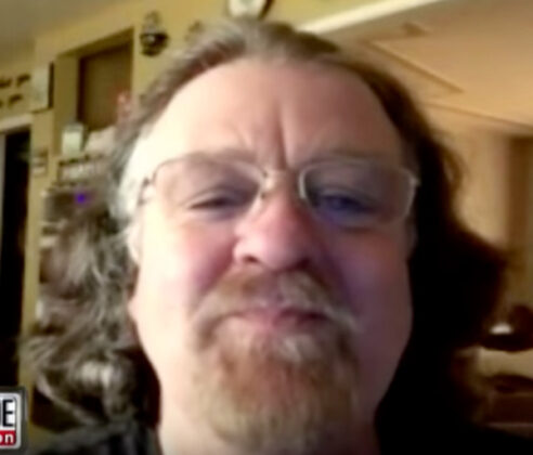 Man buys photo for $2 at garage sale – looks closer and discovers it’s ...