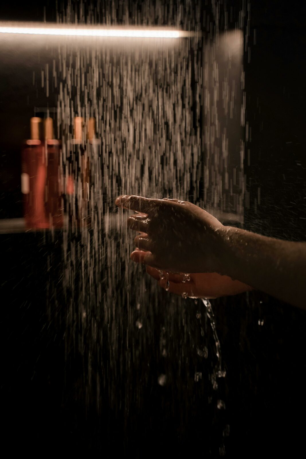 How daily showers after 65 can do more harm than good - Breaking Buzz